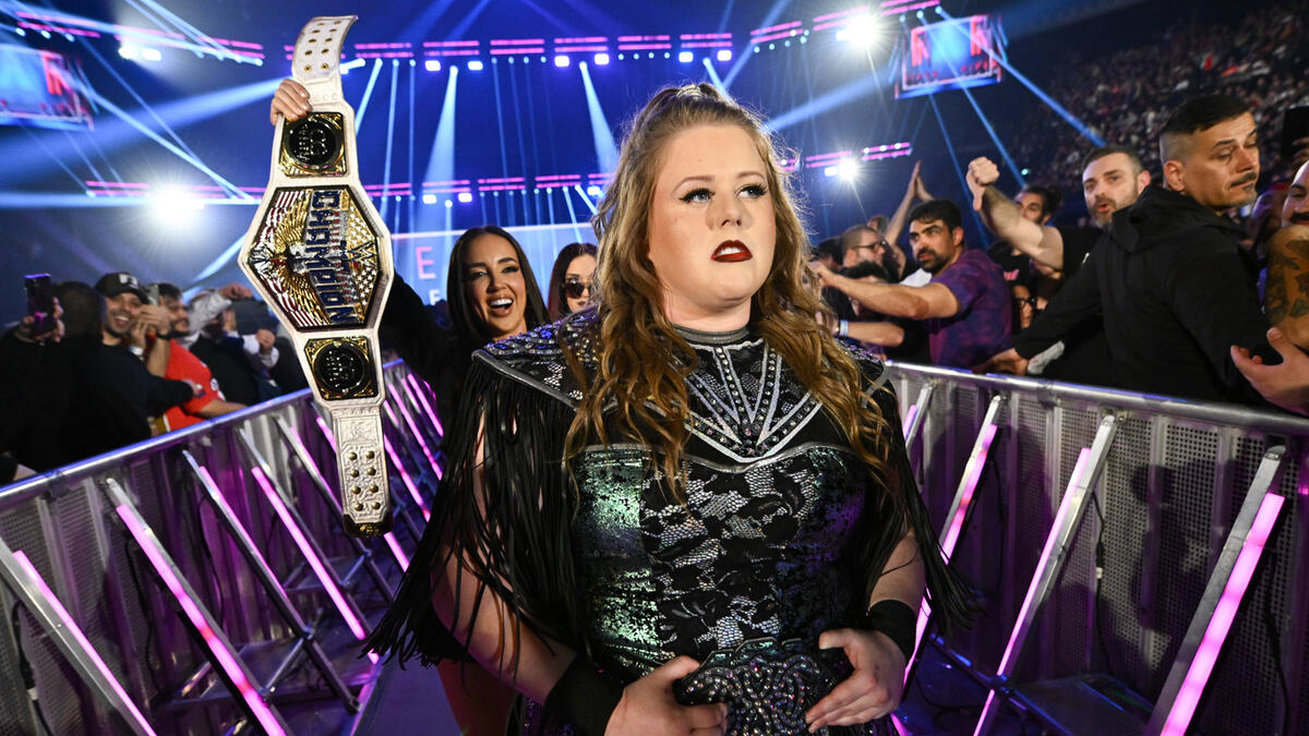 Piper Niven Undergoes Neck Surgery