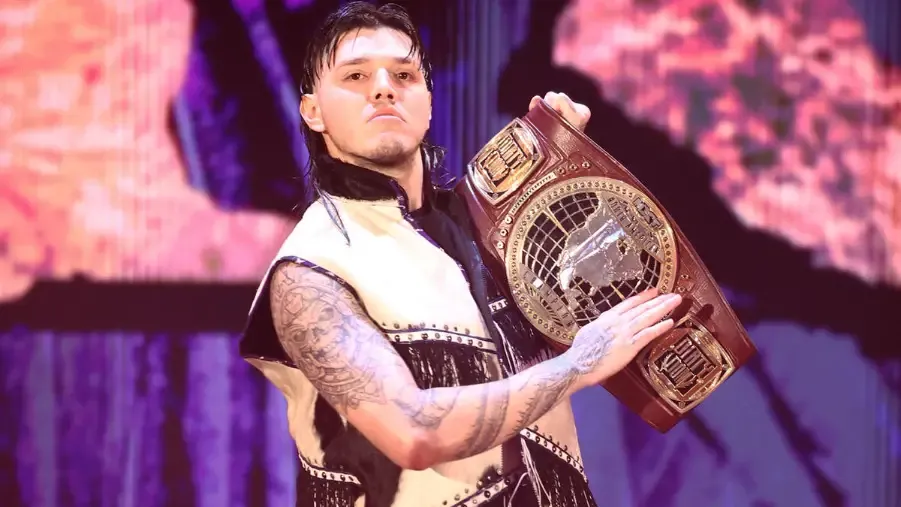 Dominik Mysterio Signs New WWE Deal