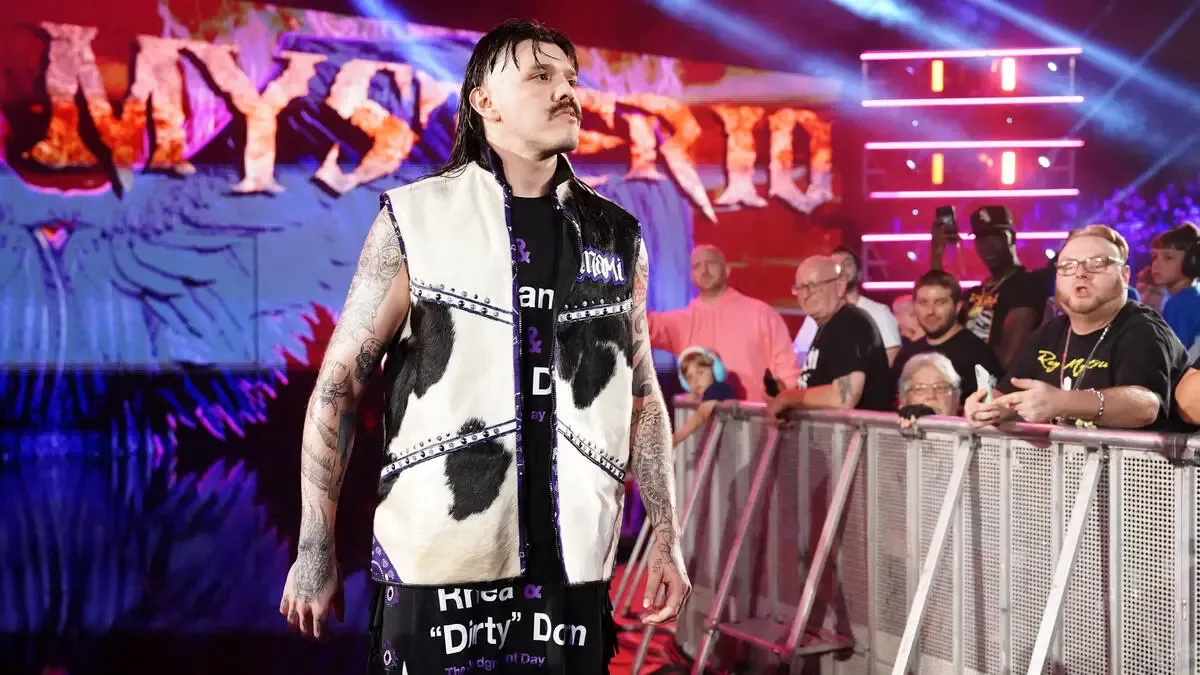 Dominik Mysterio Injured At AAA Guerra de Titanes