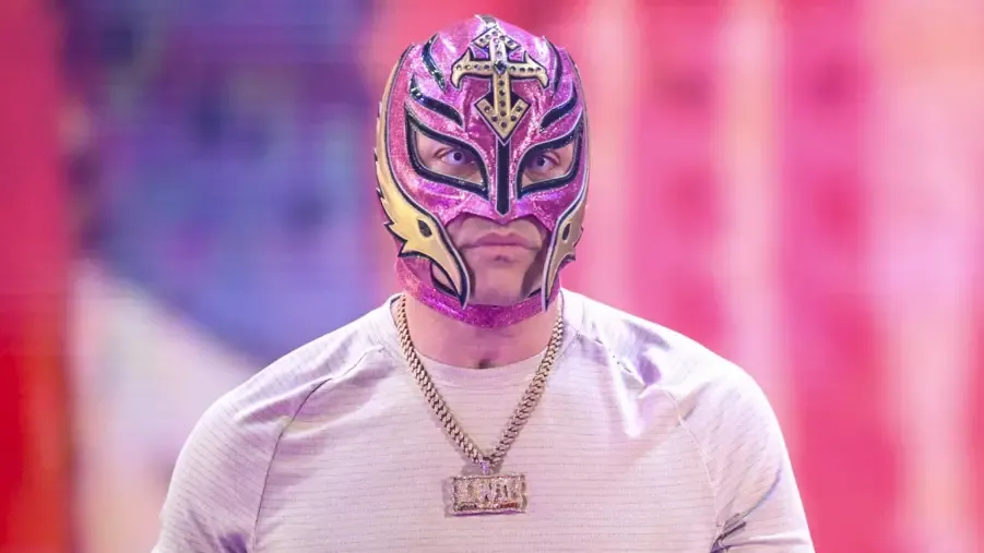 Rey Mysterio Re-Signs With WWE
