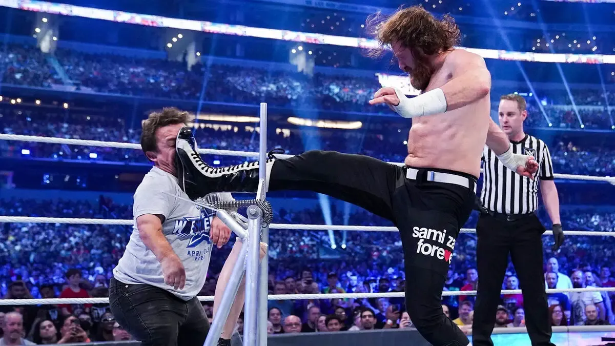 10 WWE WrestleMania Sleeper Hits